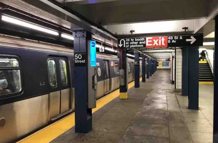 6 Useful Tips for Riding the Subway in NYC - offMetro NY